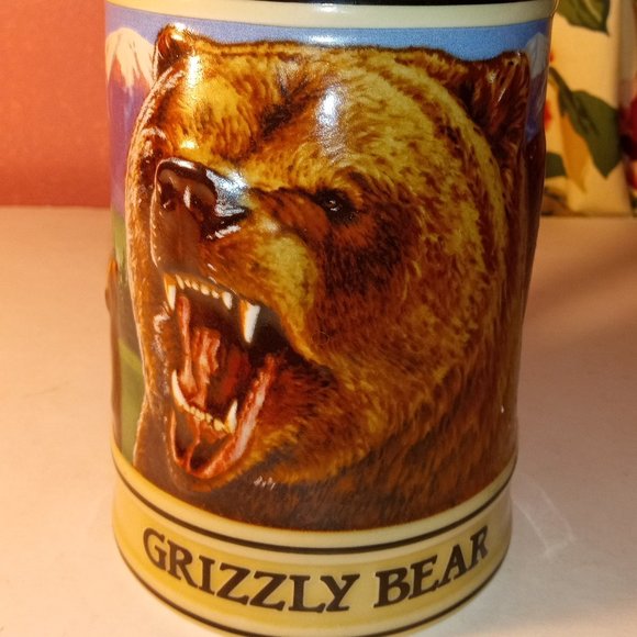Budweiser | Accents | Vintage American Grizzly Bear Colorful Budweiser ...